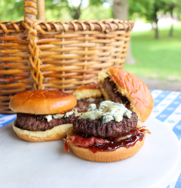 Blue Cheese & Fig Burger – Maytag Dairy Farms, LLC