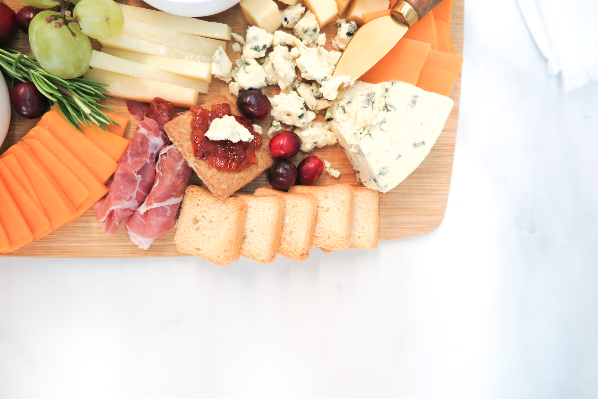 2 Lb. Maytag Blue Cheese Wheel – Maytag Dairy Farms, LLC