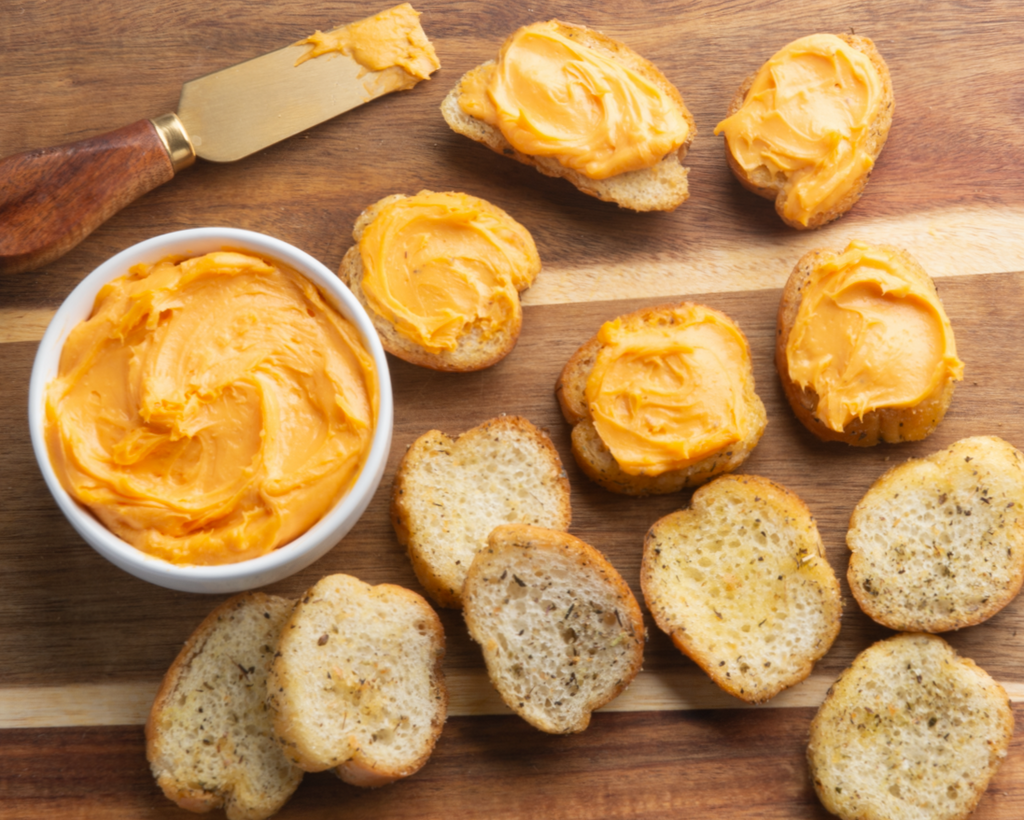 7 oz. Maytag Sharp Cheddar Cheese Spread – Maytag Dairy Farms, LLC